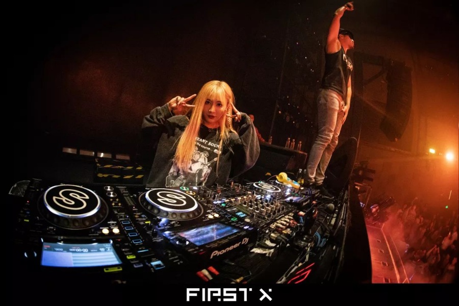 你和DJ Tracy在FIRST-X的甜蜜回忆 – 上海夜店网